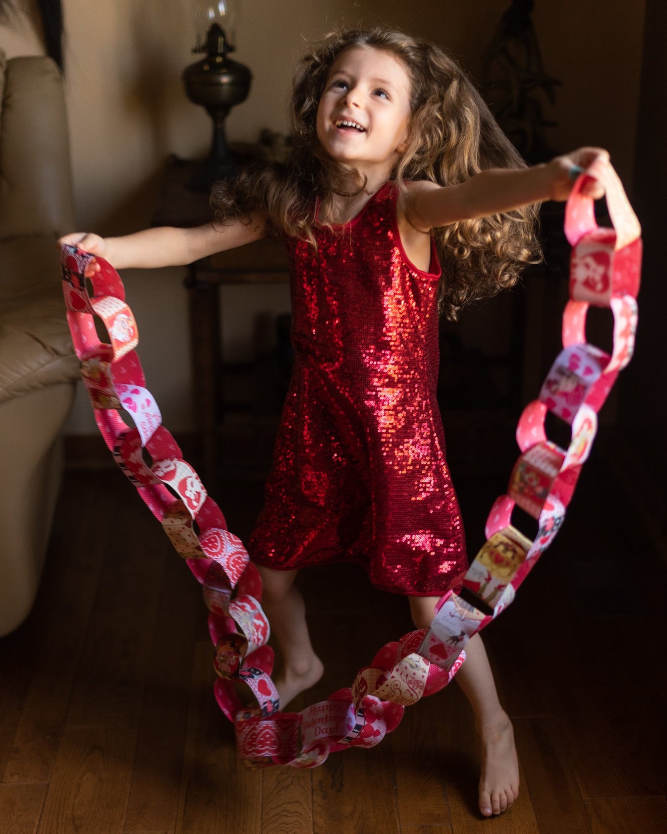 Vintage Valentine Paper Chain Decoration eeBoo